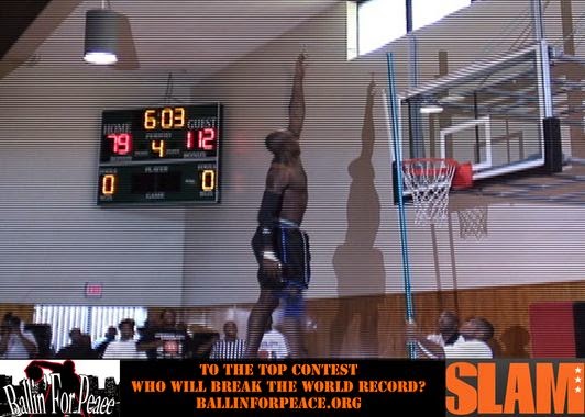 BASKET A TODO RITMO: "TOUCHING TOP OF BACKBOARD"